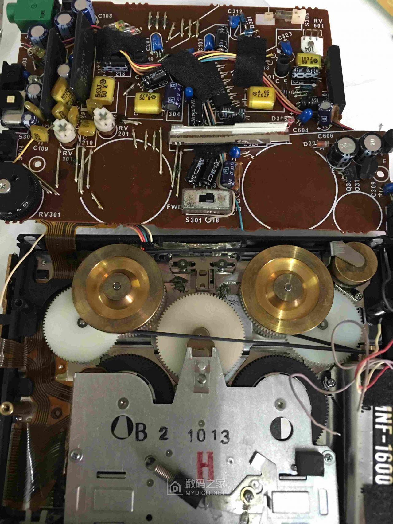 SONY WM-7 索尼第一台三电机电控返带磁带随身听拆解 - 硬件博物馆 数码之家