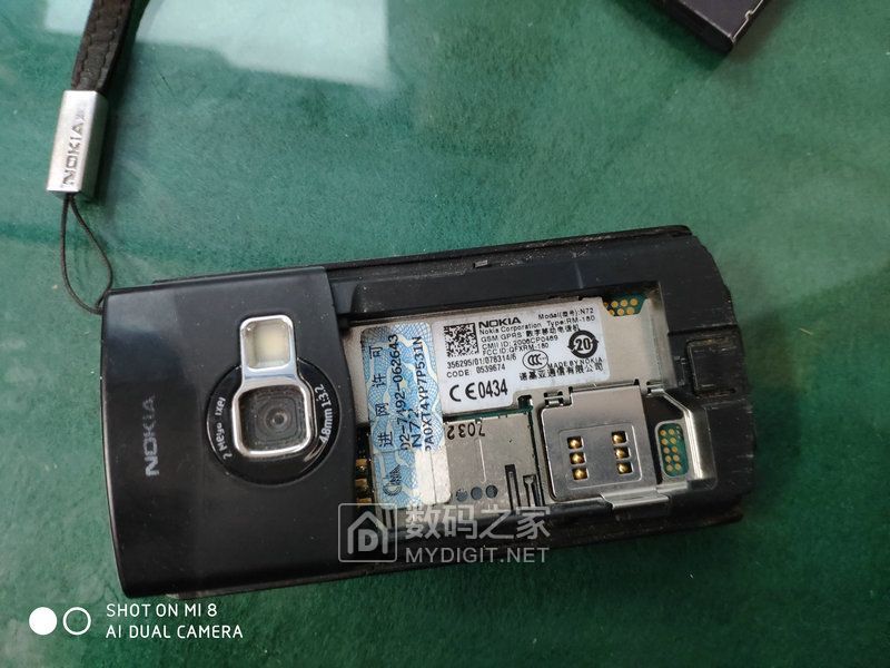 拆解诺基亚经典的N72手机 - 拆机乐园 数码之家