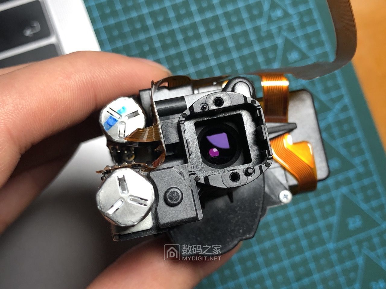 摄像机三部曲之家庭回忆~Sony/索尼Hi8-CCD-RTV45E拆解 - 拆机乐园 数码之家