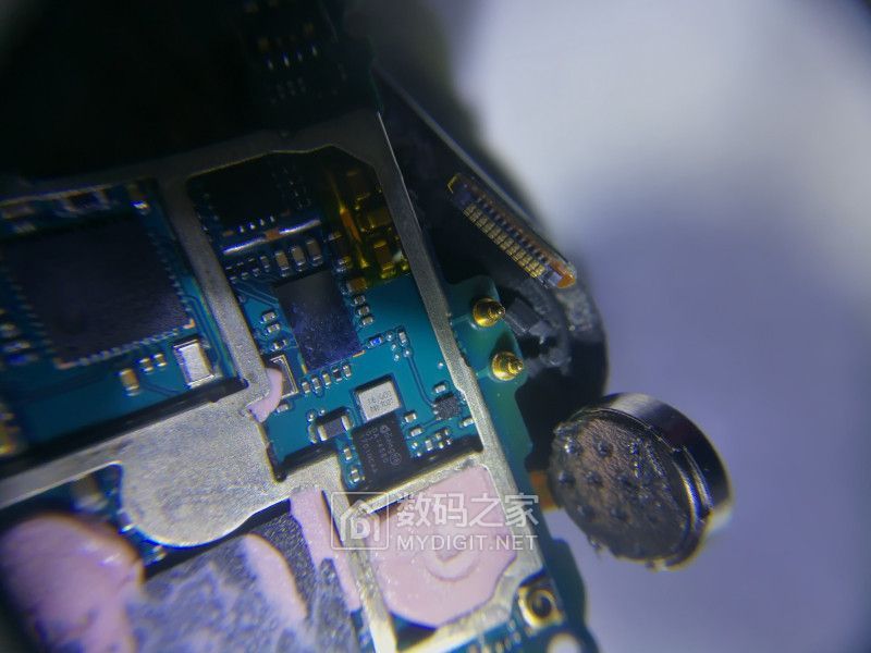 小天才电话手表不开机了！拆开看看 - 拆机乐园 数码之家