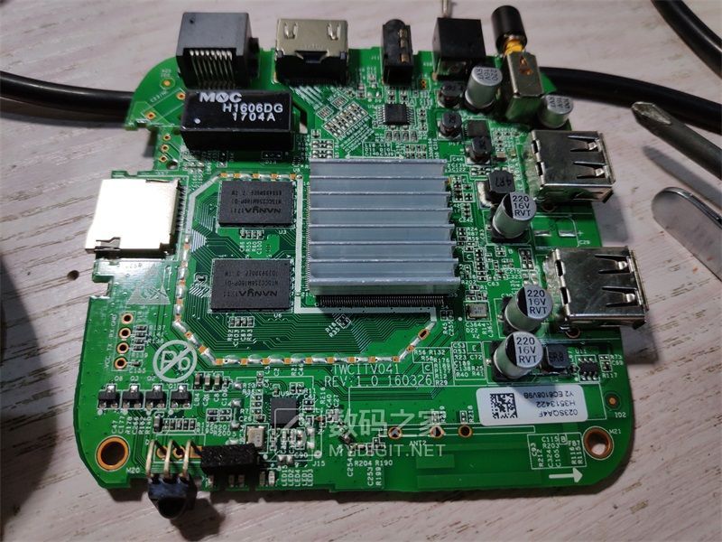 『X拆解』华为悦盒EC6108V9拆解 - 拆机乐园 数码之家