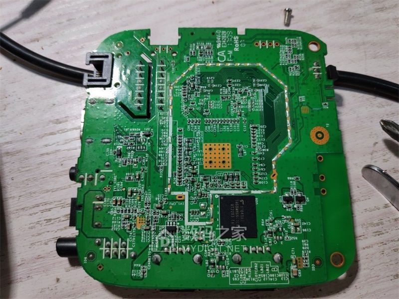 『X拆解』华为悦盒EC6108V9拆解 - 拆机乐园 数码之家