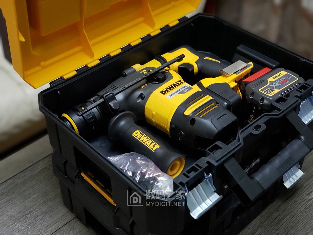 《抚摸党》得伟DeWALT四坑锂电电锤DCH274&DCH334 - 我是工具控 数码之家