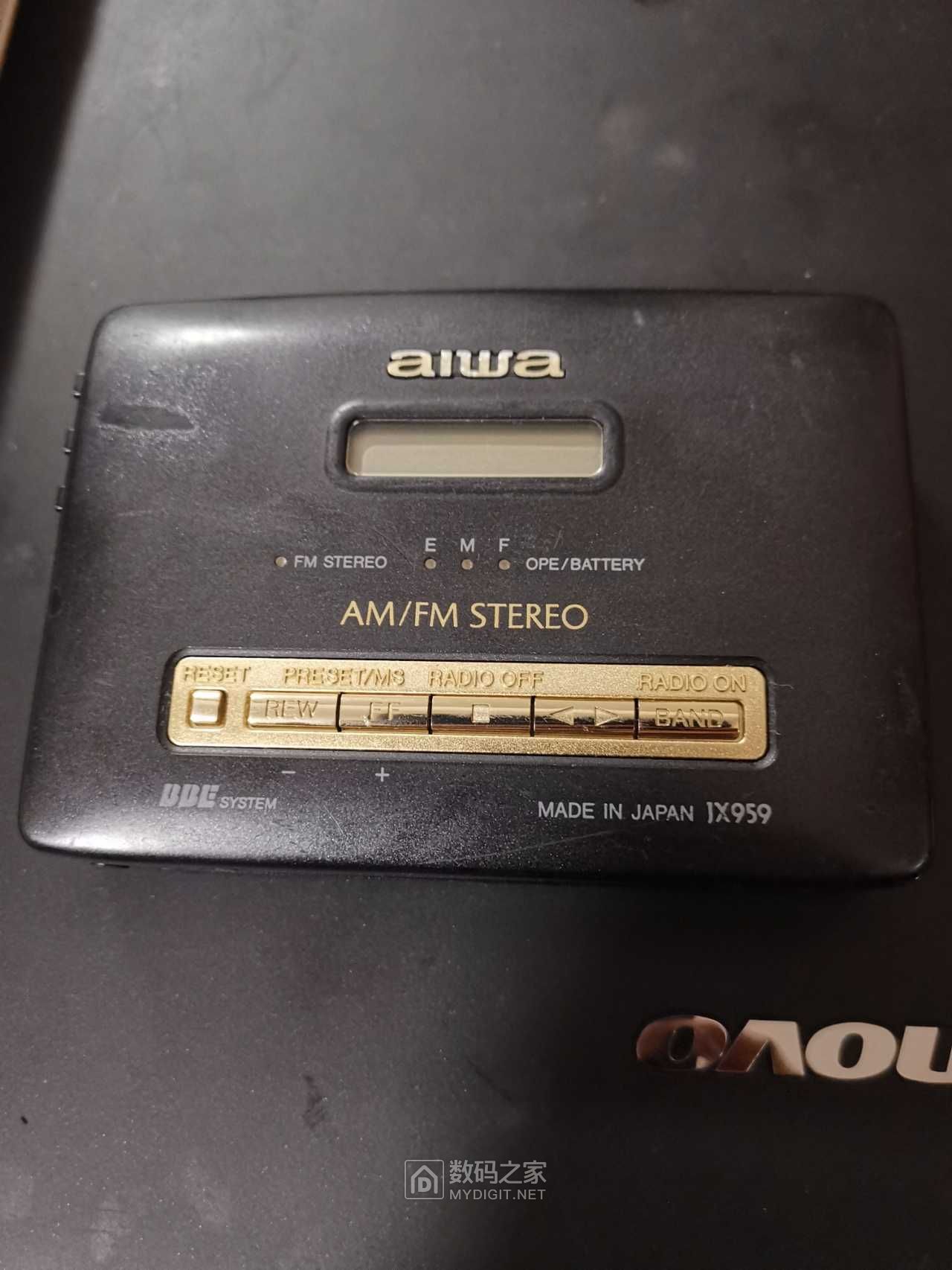 爱华JX959磁带随身听换皮带 - 拆机乐园 数码之家