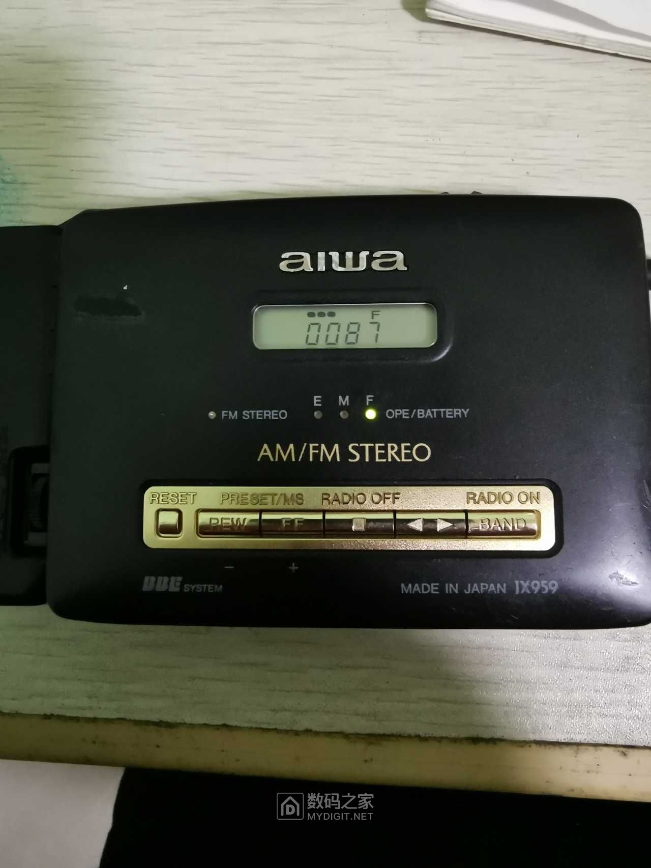 爱华JX959磁带随身听换皮带 - 拆机乐园 数码之家