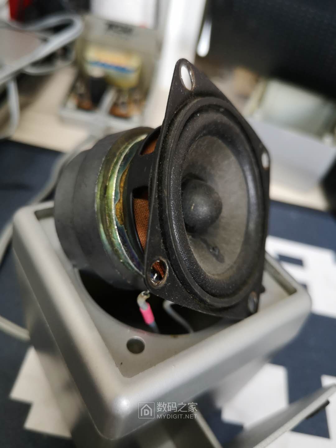 打理一下20年前的创新PCWorks 音箱，2.1音箱的鼻祖 - 拆机乐园 数码之家