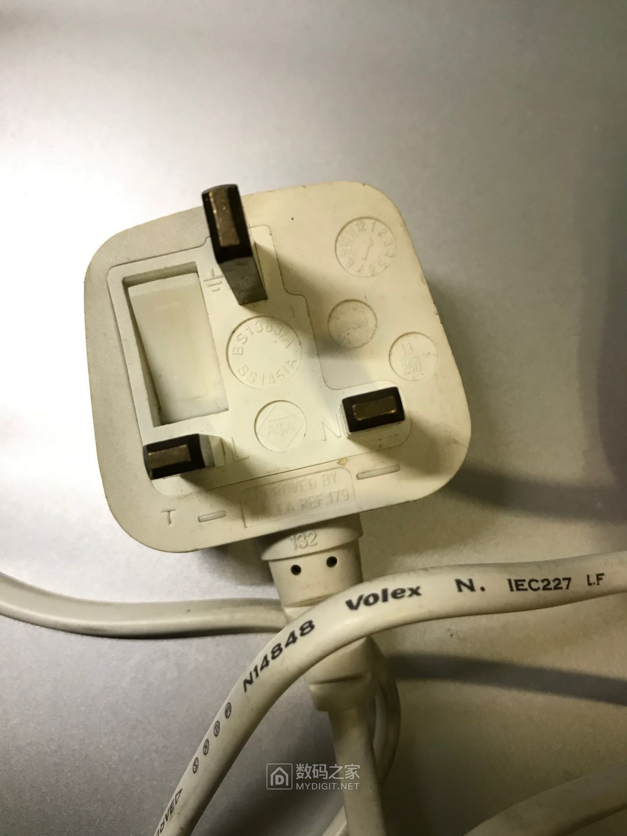 十来年以前买的三洋经典充电器MQR03RN（MR57） - 拆机乐园 数码之家