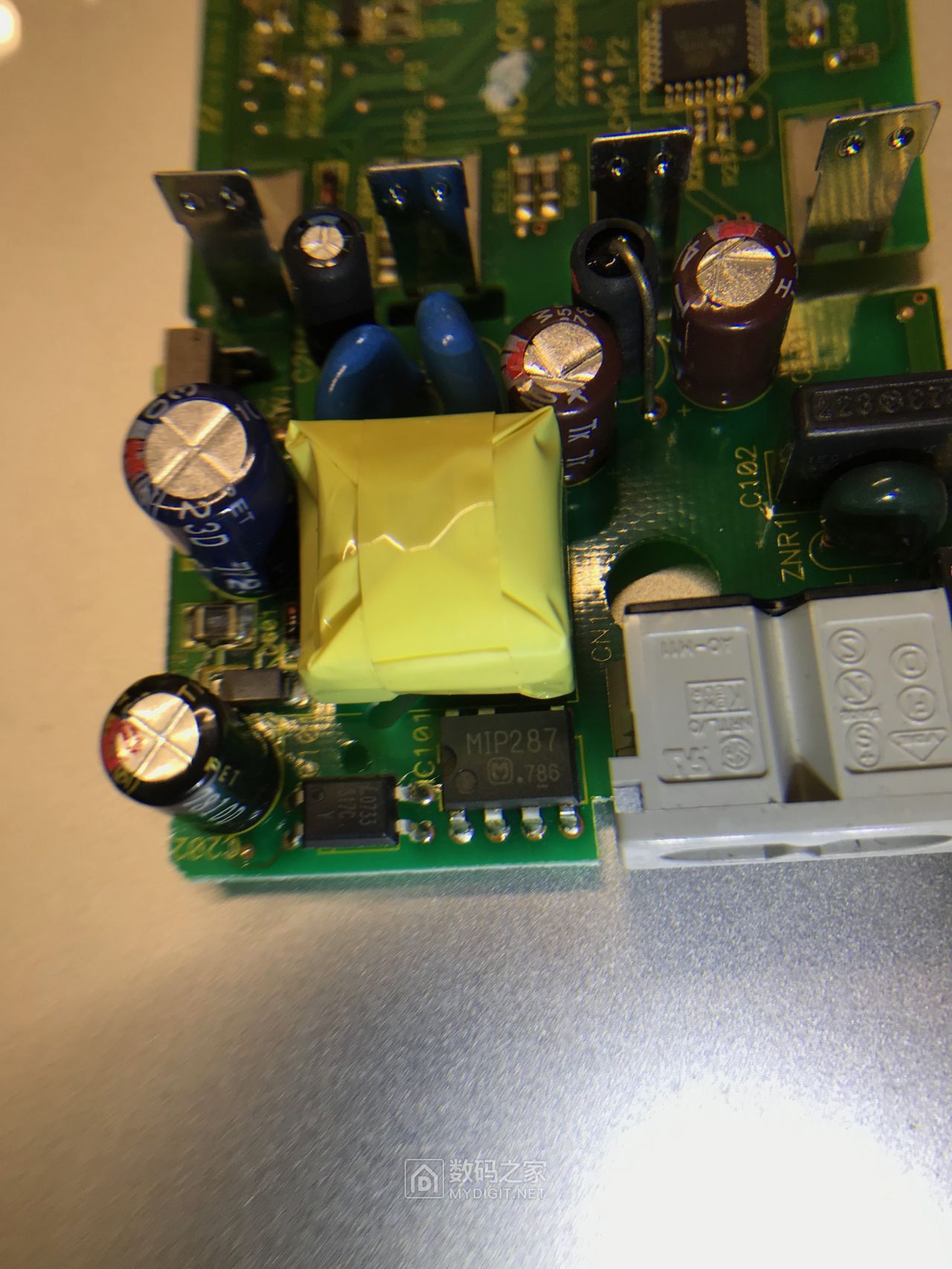 十来年以前买的三洋经典充电器MQR03RN（MR57） - 拆机乐园 数码之家