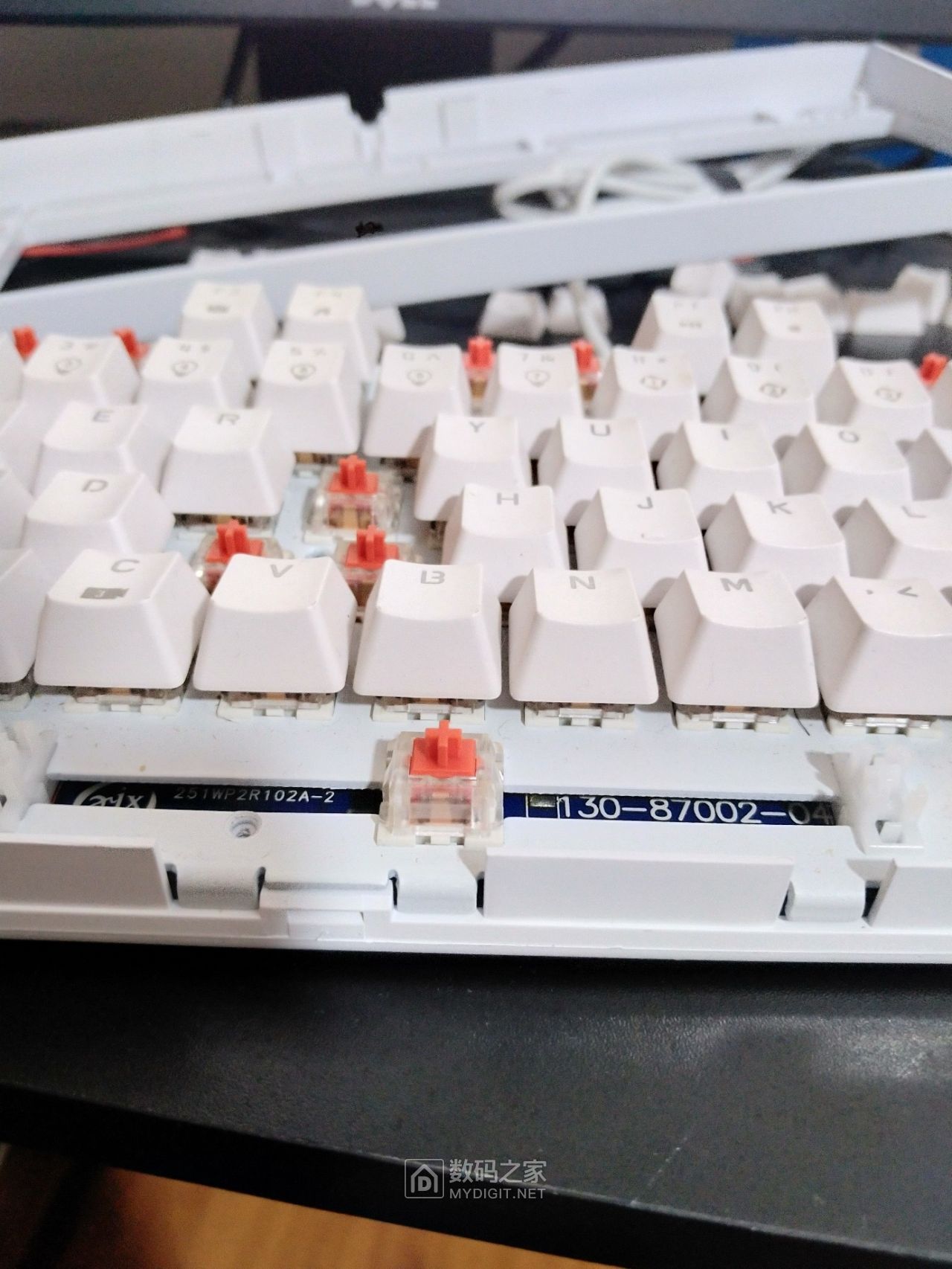 为什么机械键盘这么重？拆个RK royal kludge RK987A看看 - 拆机乐园 数码之家
