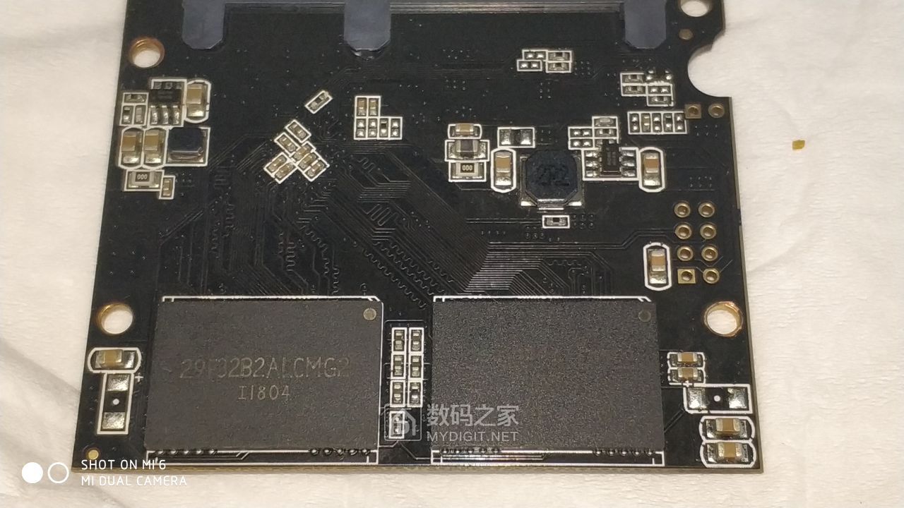 2258Xt开卡，请教一下CE跳线问题 - SSD存储技术 数码之家