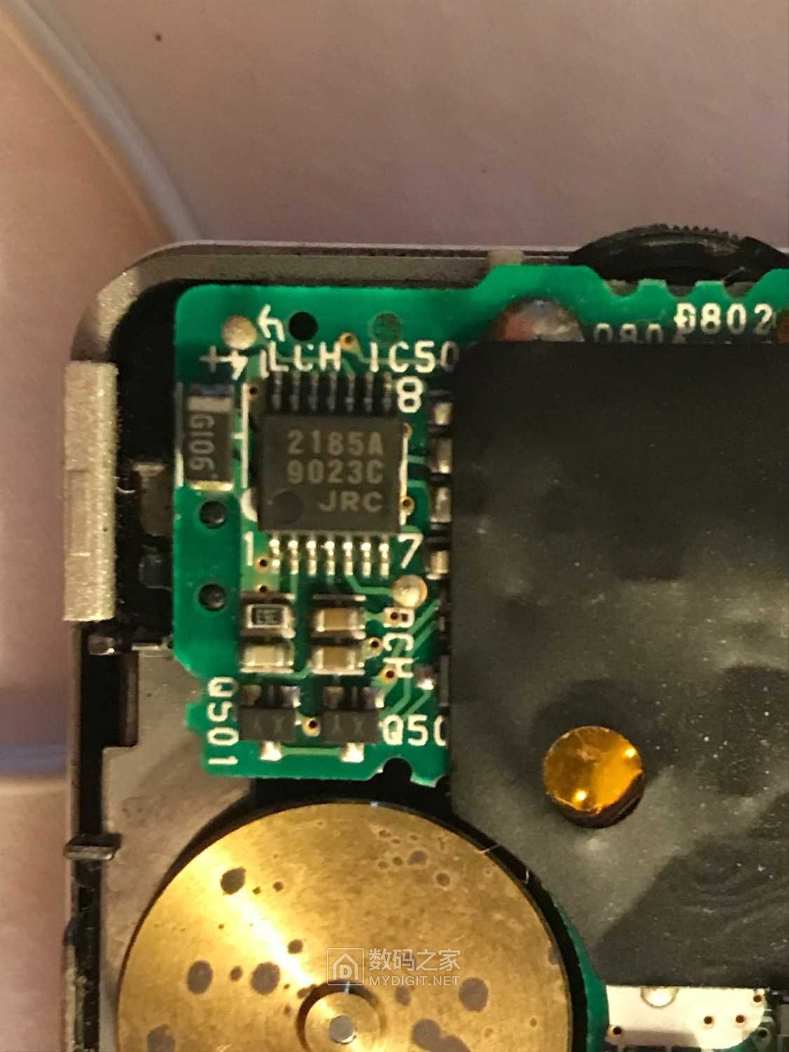 拆解爱华磁带随身听RX888，更换皮带 - 拆机乐园 数码之家