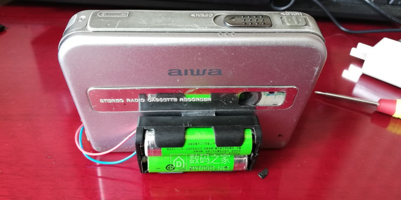 80后的回忆~爱华JX879磁带随身听拆解 - 拆机乐园 数码之家