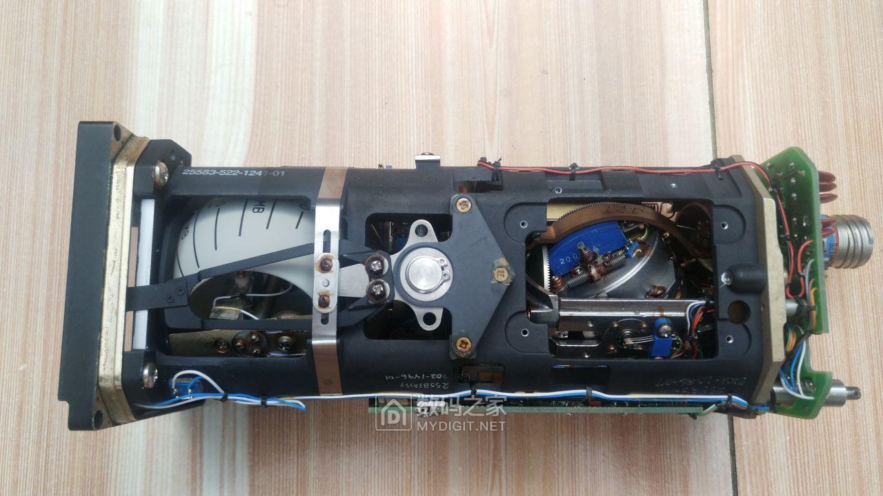 自己收藏的最好的一个地平仪ADI-350 - 行业拆客 数码之家