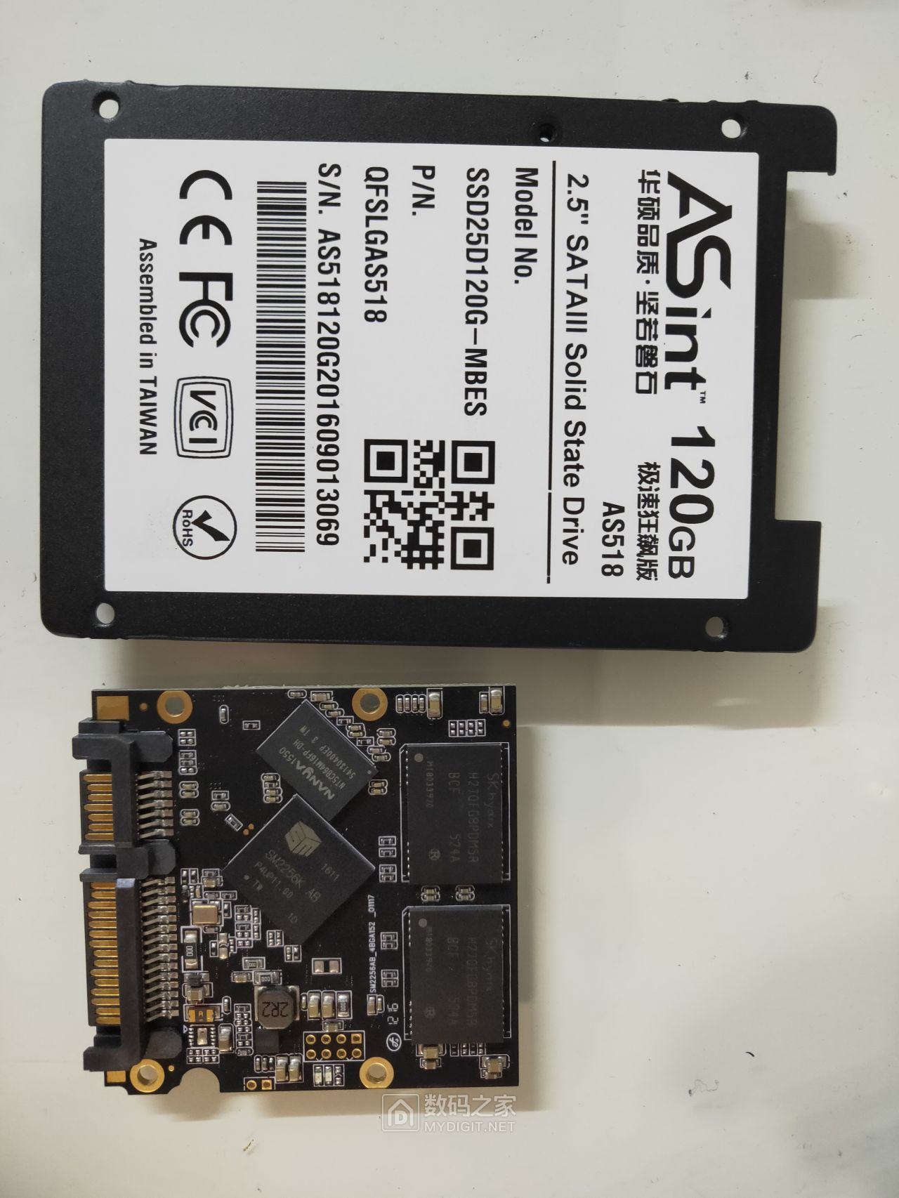 拆块华硕120G固态硬盘，是不是黑片？（ASint SSD25D120G-MBES） - SSD存储技术 数码之家