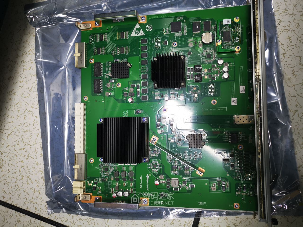 安装个大家伙，H3C S7506E核心交换机 - WiFi/路由器 数码之家