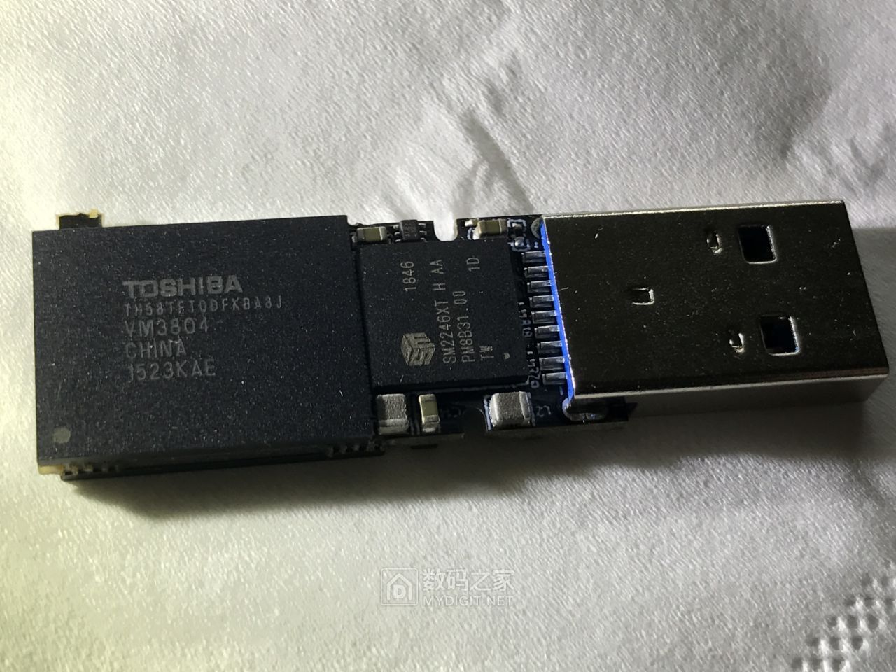 G2板2246XT双贴0DFK组256G - U盘存储技术 数码之家