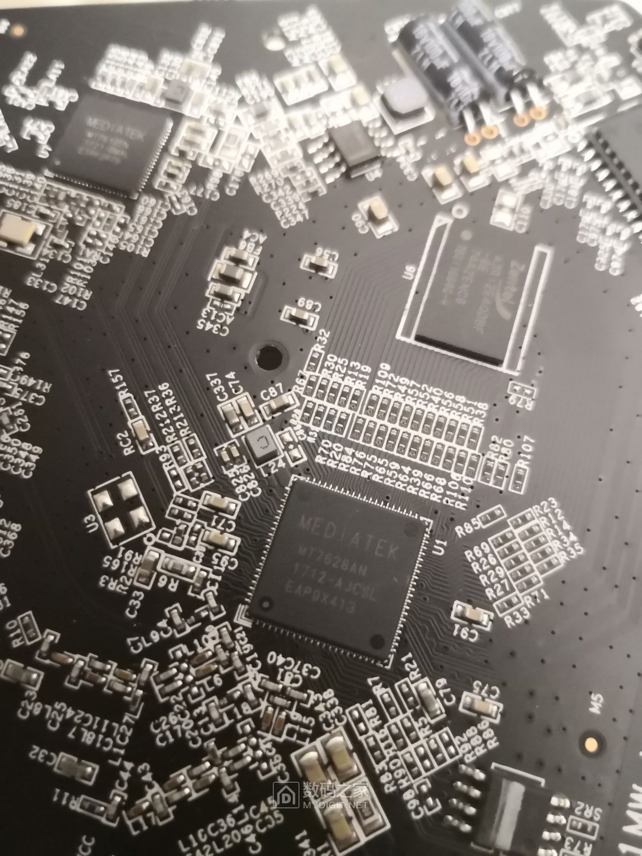 拆个“不常见”的H3C Magic B1 - 拆机乐园 数码之家