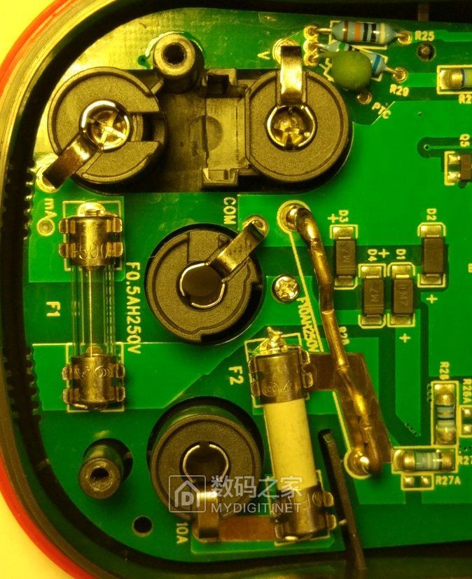 UNI-T UT136B万用表拆解 - 拆机乐园 数码之家