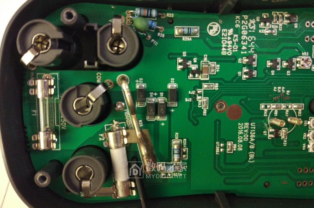 UNI-T UT136B万用表拆解 - 拆机乐园 数码之家