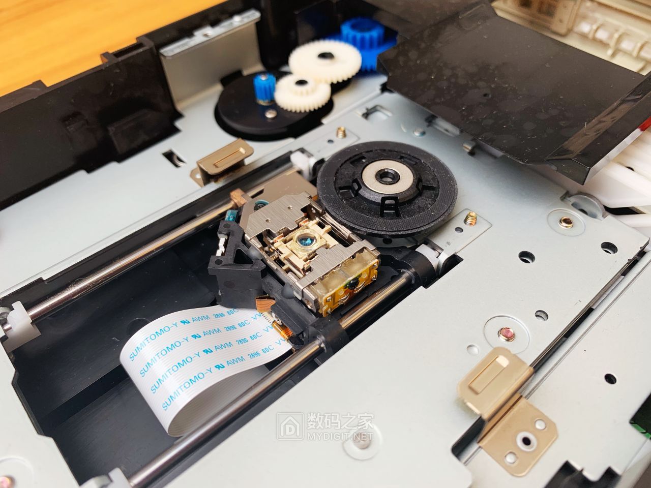 浦科特4260TS SCSI CD刻录机 仅次于plexmaster 真正录音室母盘刻录机 拆机评测 - 硬件博物馆 数码之家