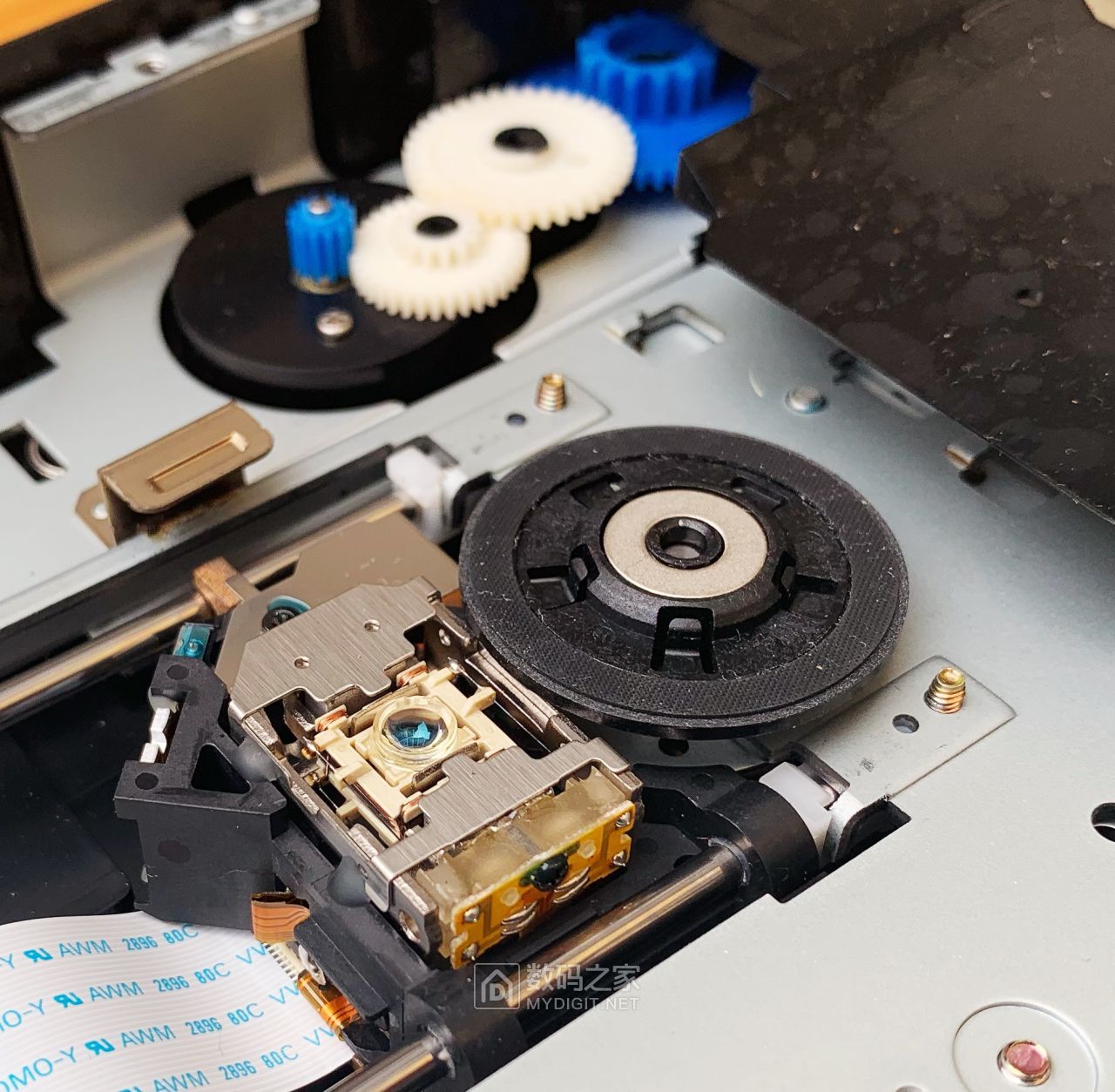 浦科特4260TS SCSI CD刻录机 仅次于plexmaster 真正录音室母盘刻录机 拆机评测 - 硬件博物馆 数码之家