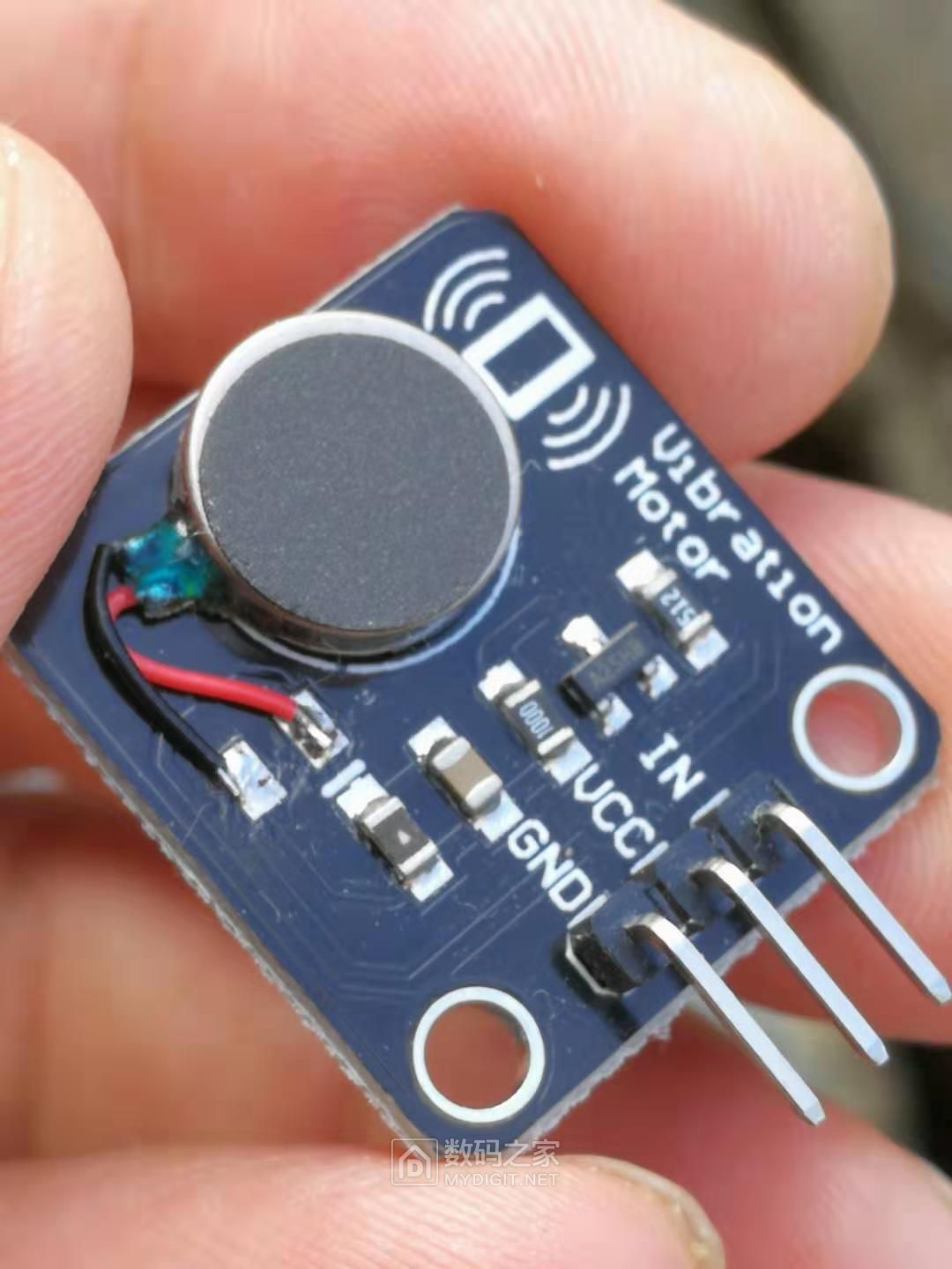 【Arduino】108种传感器模块系列实验（115）---震动马达提醒模块 - 我爱单片机 数码之家