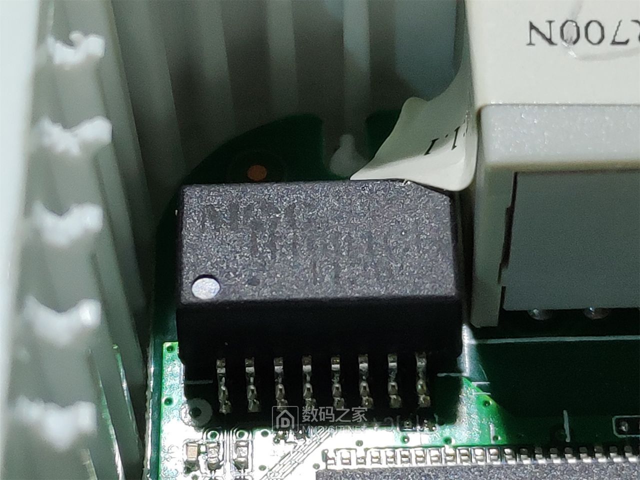 『X拆解』TP WR700N路由器简单拆解 - 拆机乐园 数码之家