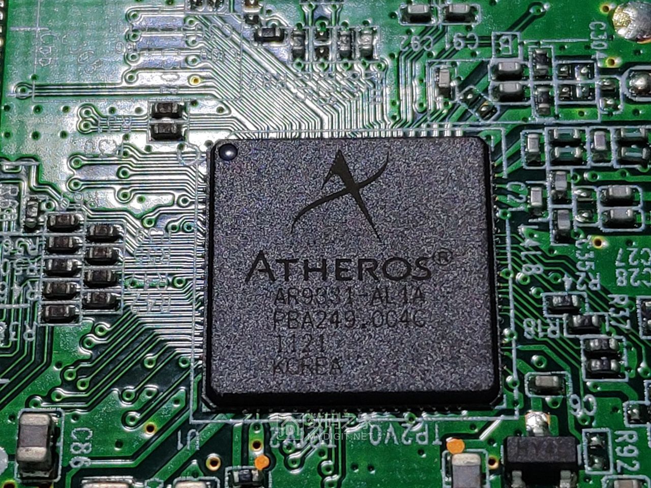 『X拆解』TP WR700N路由器简单拆解 - 拆机乐园 数码之家