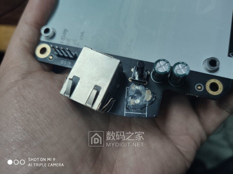 猫盘刷完群晖洗白后真香，顺便把电源接口改成了TYPEC - 拆机乐园 数码之家