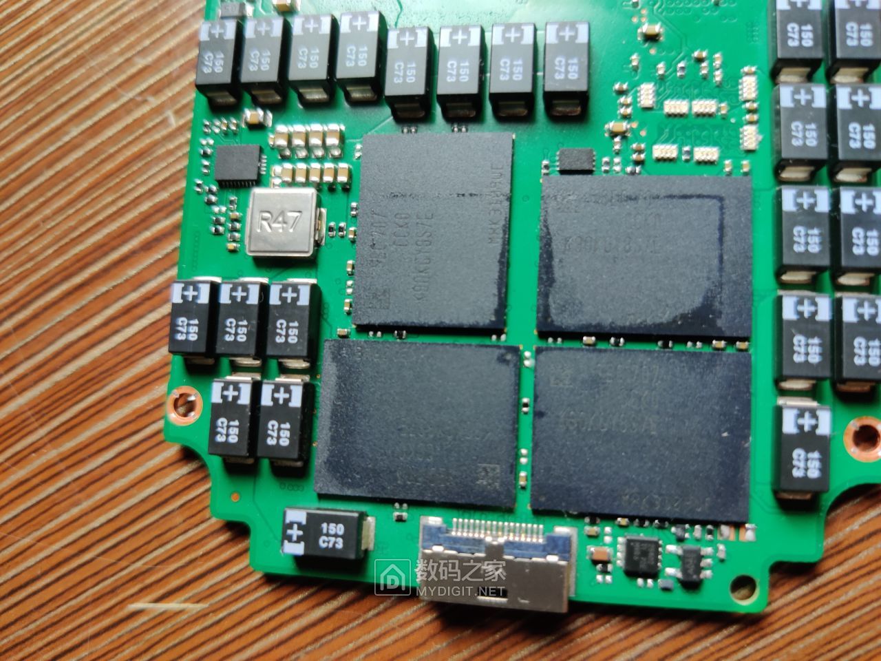 高端SSD 三星 SAS 12Gbps PM1633a - 拆机乐园 数码之家