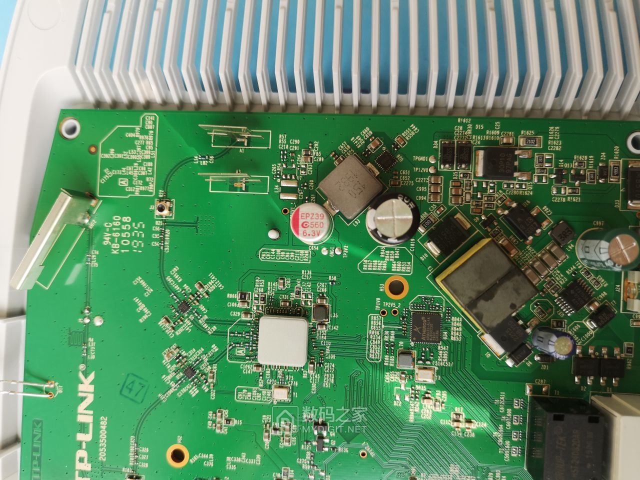 TP-Link TL-AP1200GC-PoE/DC吸顶式AP拆解 - 拆机乐园 数码之家