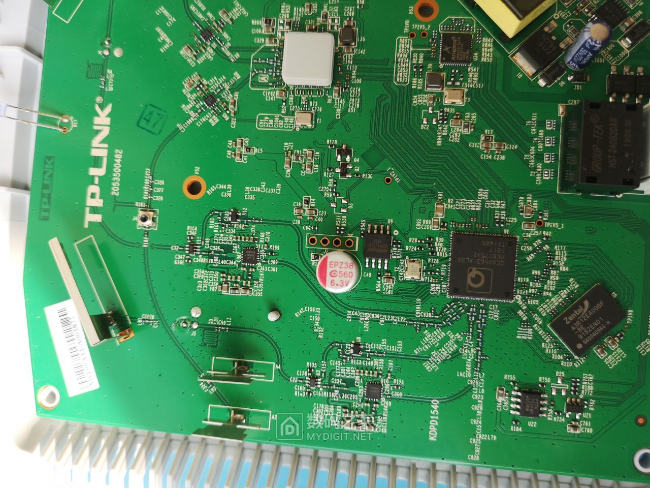 TP-Link TL-AP1200GC-PoE/DC吸顶式AP拆解 - 拆机乐园 数码之家