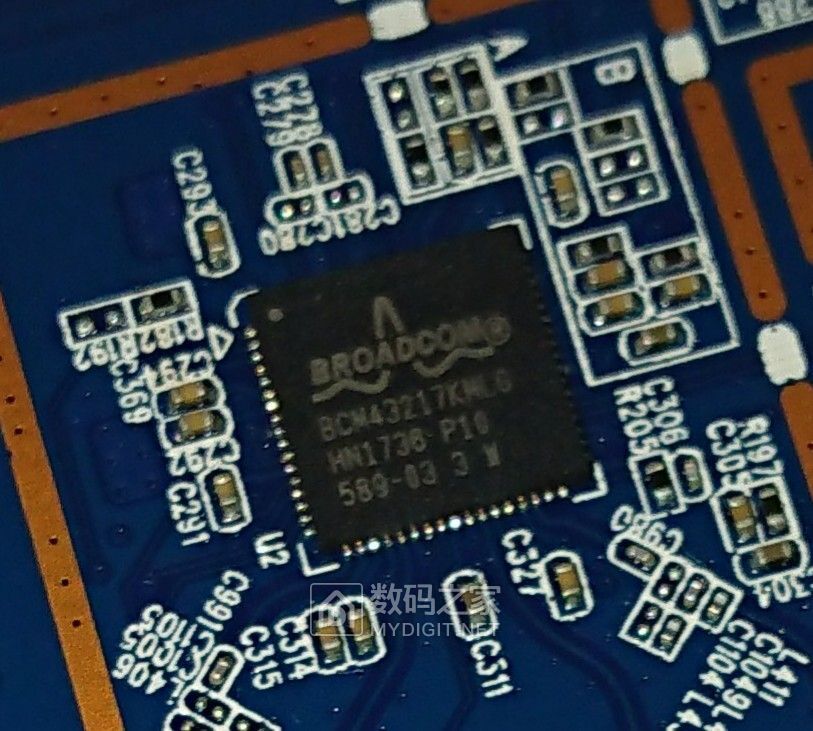 拆一个第二版的腾达AC9（博通主控） - 拆机乐园 数码之家