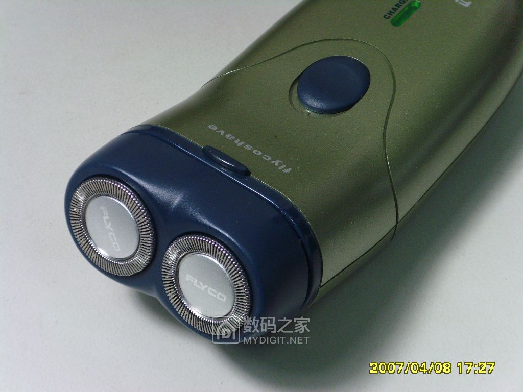 三只飞科（FLYCO）FS903 剃须刀拆机简单比较 - 拆机乐园 数码之家