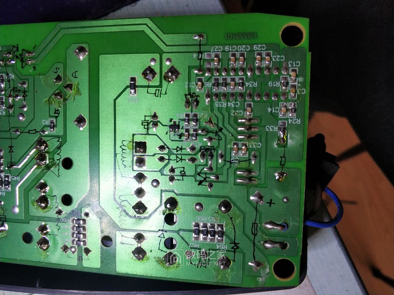 SL-4820新日电动车充电器IC是HY3845和MG87FE2051AE20 - 维修达人 数码之家