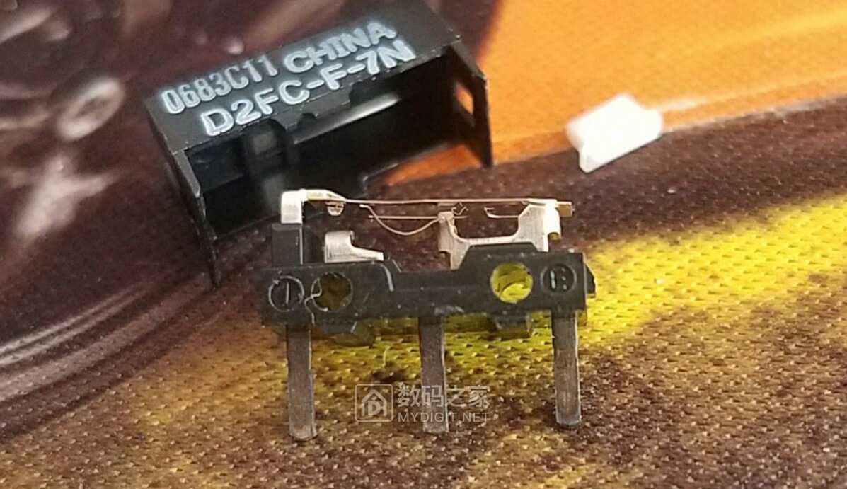 地狱狂蛇；欧姆龙日产灰点D2F-F换下，7N白点还是不错的～ - 拆机乐园 数码之家