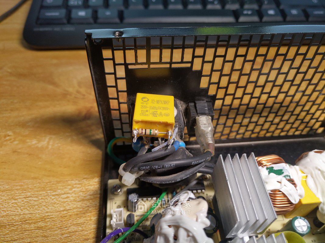 详拆航嘉多核WD500 型号HK600-35FP开关电源（电路资料） - 拆机乐园 数码之家