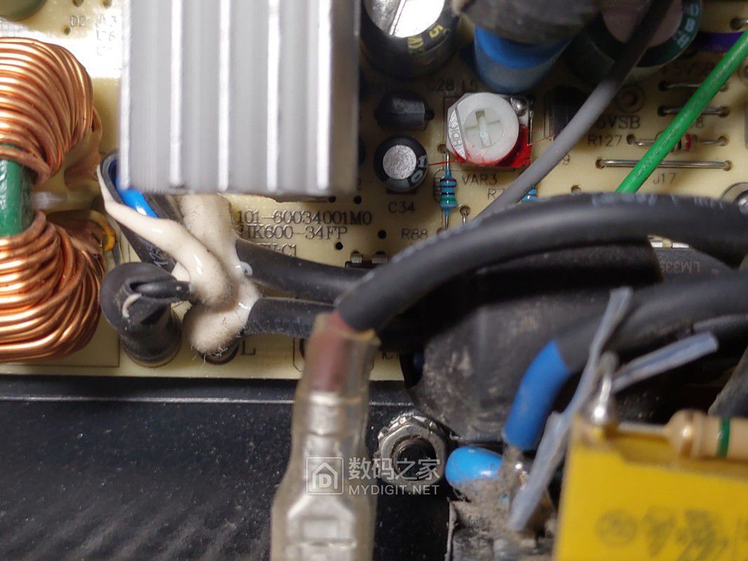 详拆航嘉多核WD500 型号HK600-35FP开关电源（电路资料） - 拆机乐园 数码之家