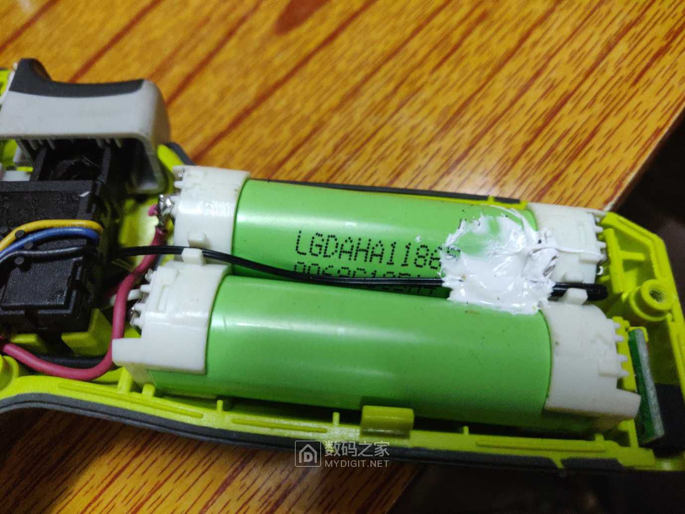 最近淘了个良明8V单速手电钻小拆（RYOBI HP108L） - 我是工具控 数码之家