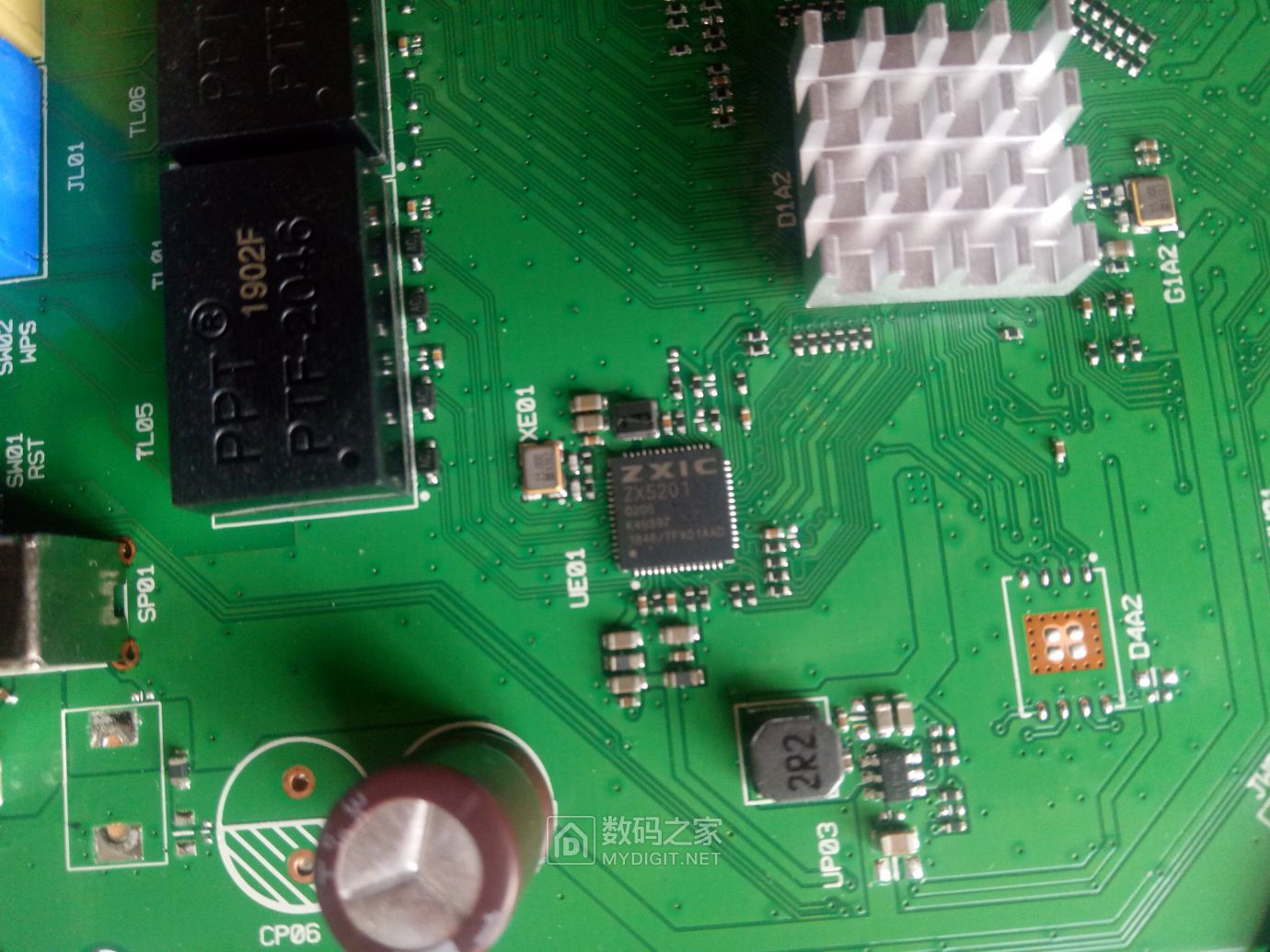 拆解刚入手的创维E910V10C智能融合终端 - 拆机乐园 数码之家