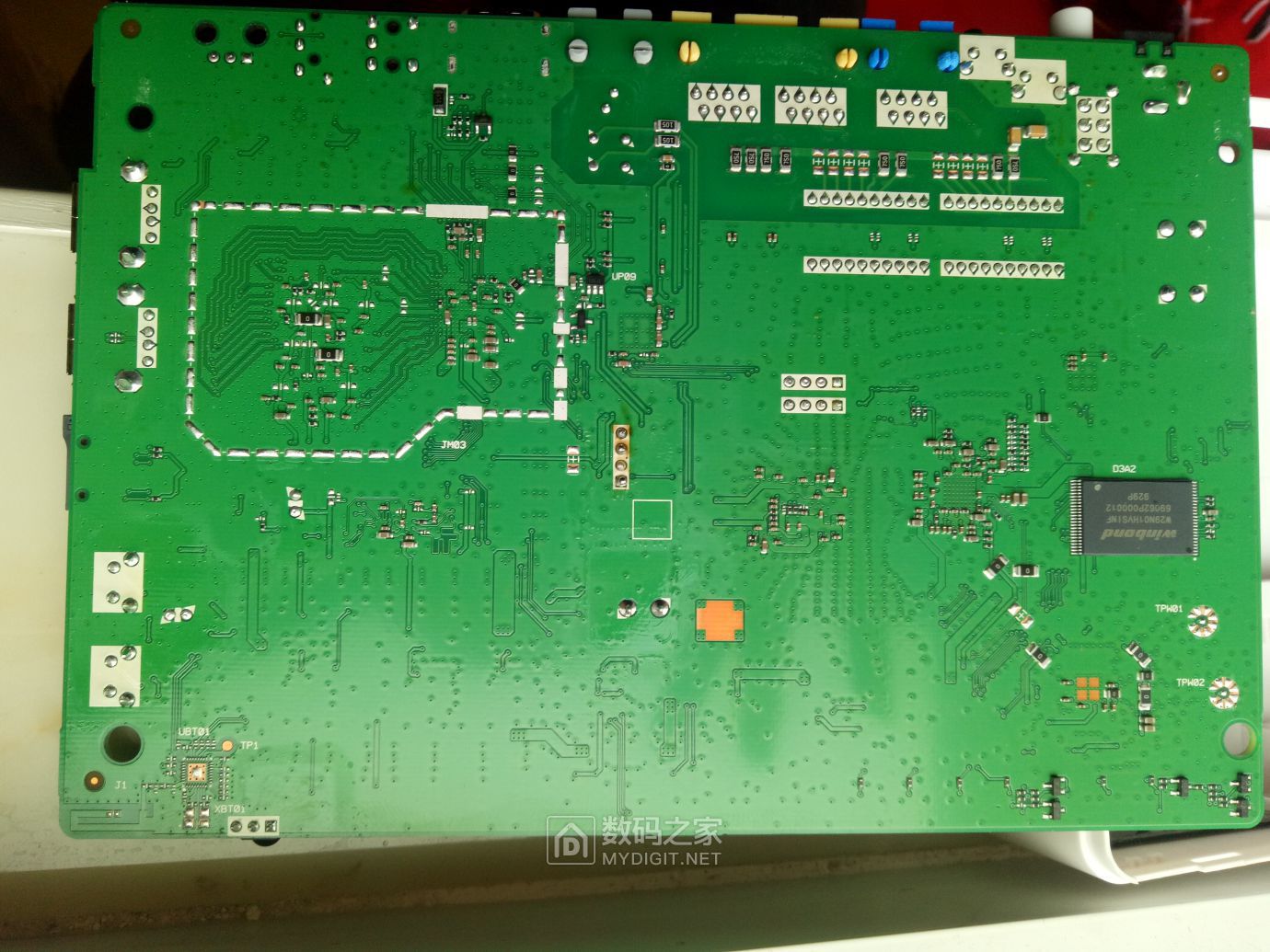 拆解刚入手的创维E910V10C智能融合终端 - 拆机乐园 数码之家