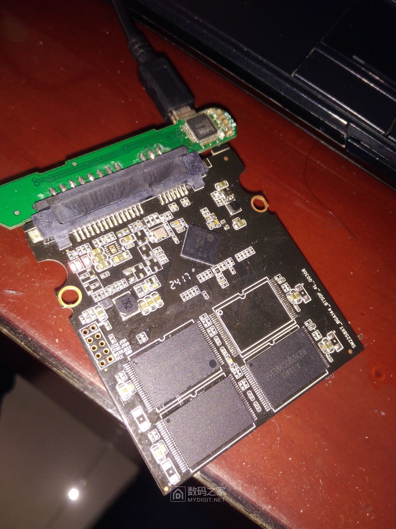 2258xt 镁光黑片跑RDT - SSD存储技术 数码之家