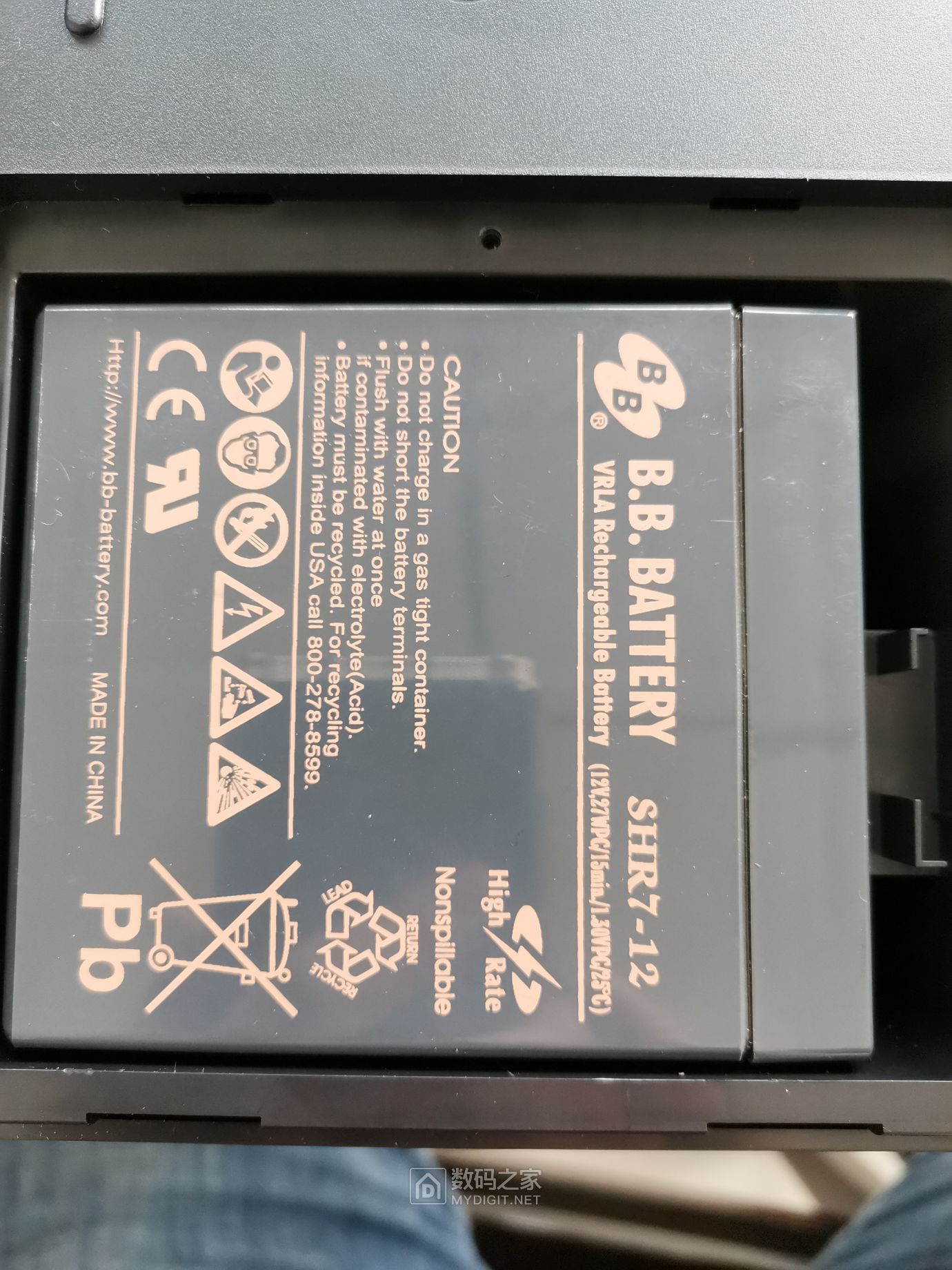 APC（施耐德）UPS 型号：BK650M2-CH简单拆机 - 拆机乐园 数码之家