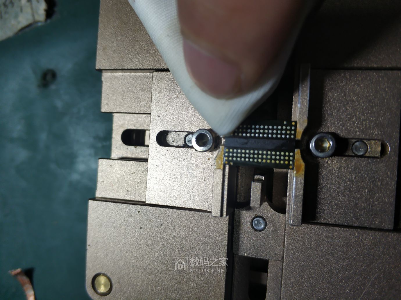 给公司的主板换DDR颗粒（ASPEED AST2400） - 创意DIY 数码之家