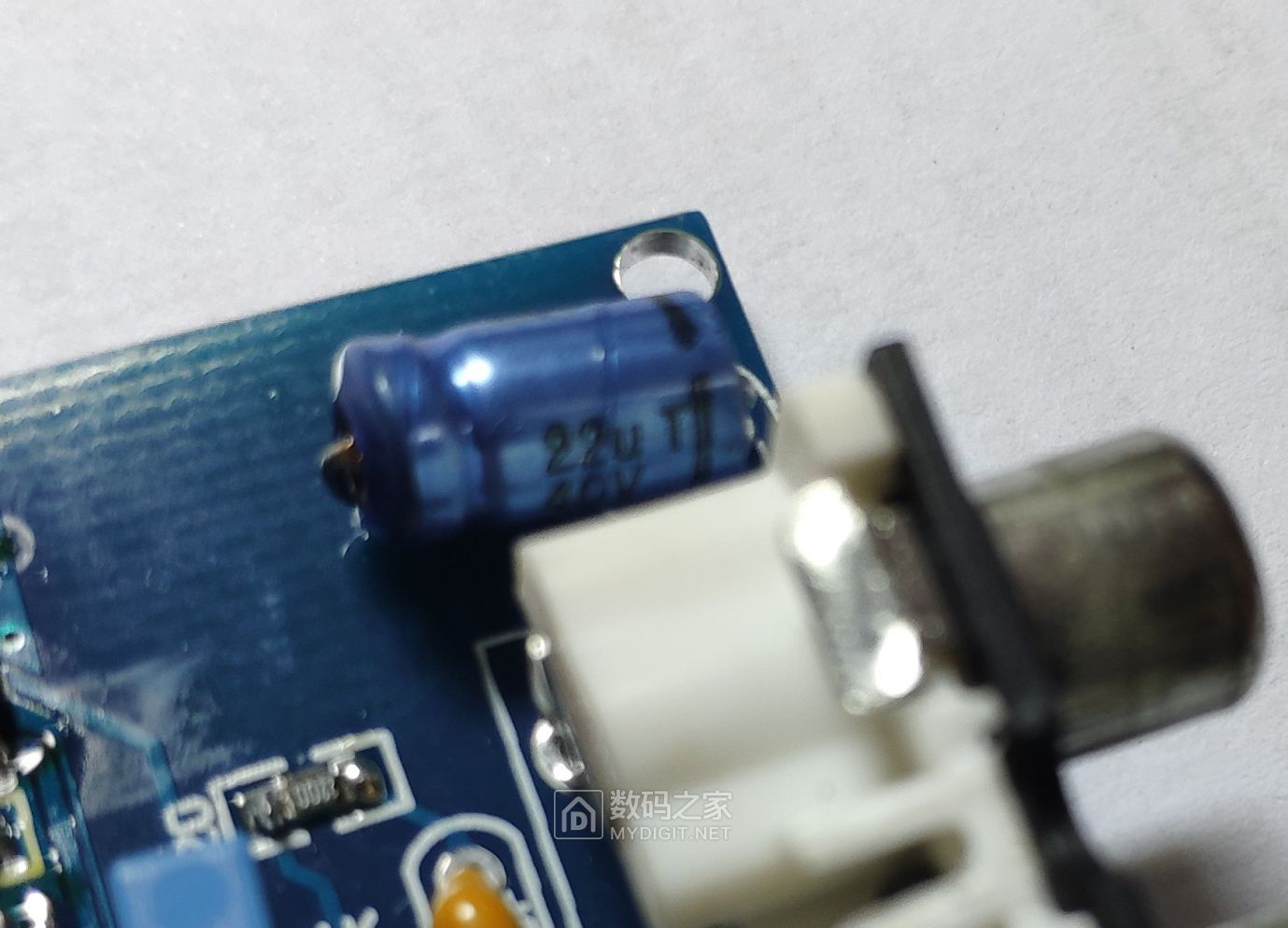 拆个入门级HIFI声卡 CM108+TDA1387 - 拆机乐园 数码之家