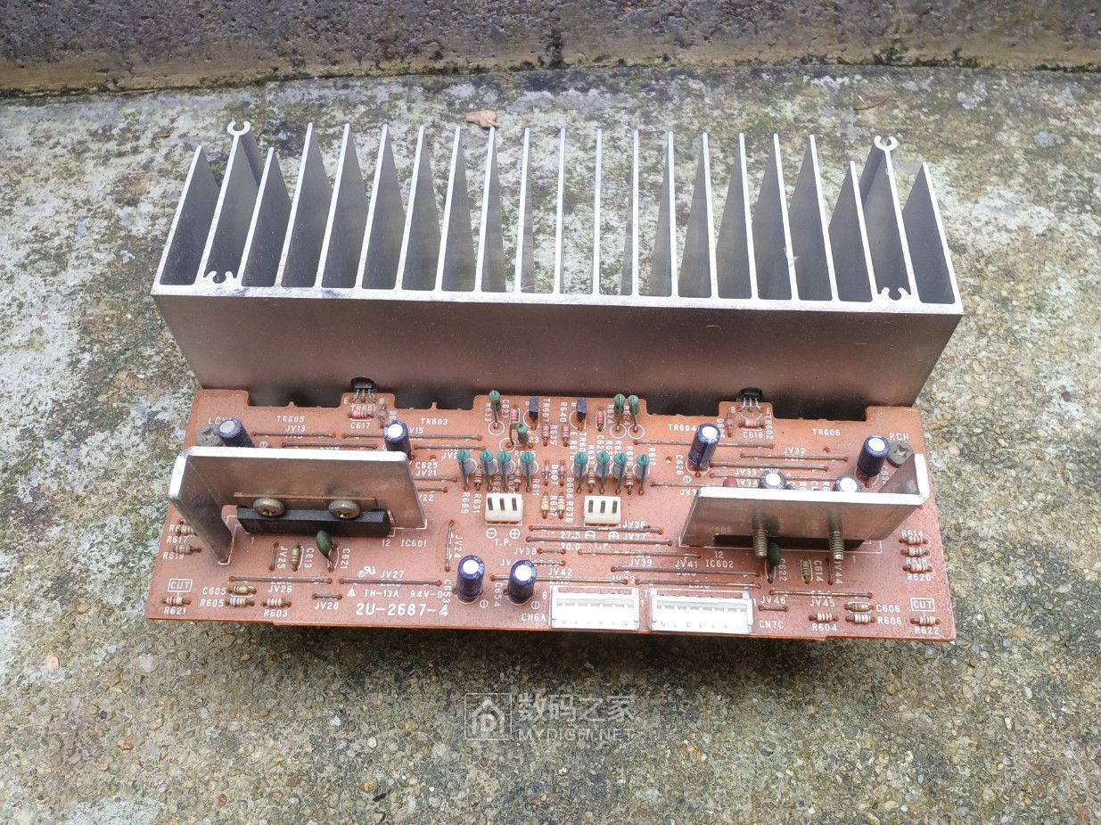 天龙UPA-F1功放声音偏小维修案例，拆解、清洗、维修 - 维修达人 数码之家