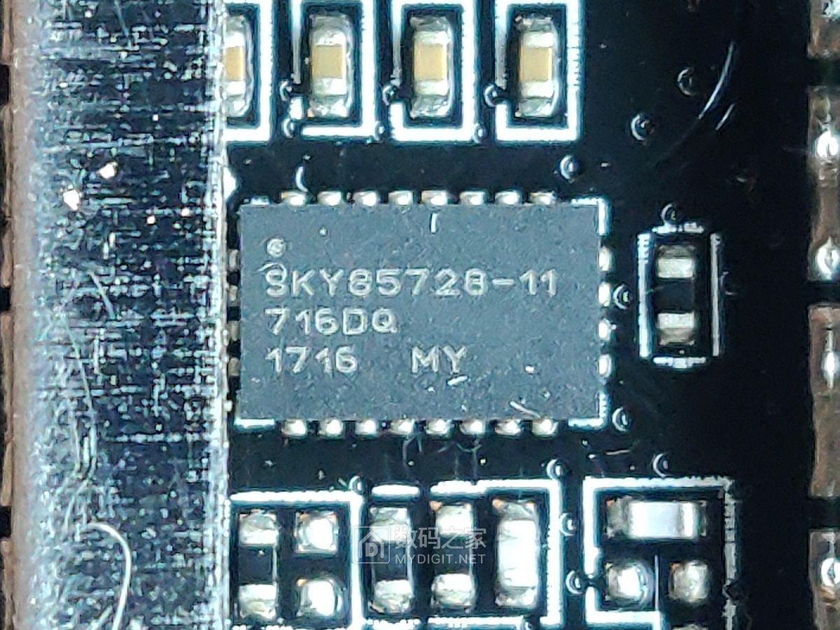 拆个满血联发科方案路由器：JCG JHR-AC876M - 拆机乐园 数码之家