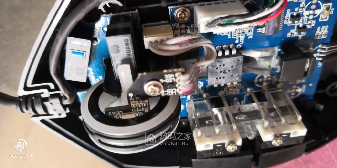 LM113达尔优发光鼠标拆解 - 拆机乐园 数码之家