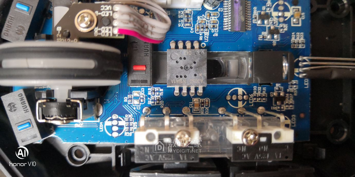 LM113达尔优发光鼠标拆解 - 拆机乐园 数码之家