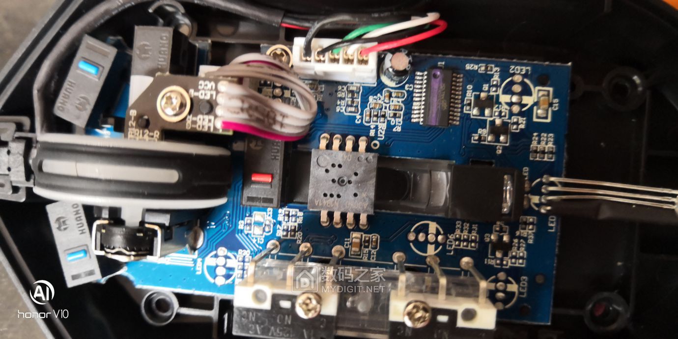 LM113达尔优发光鼠标拆解 - 拆机乐园 数码之家